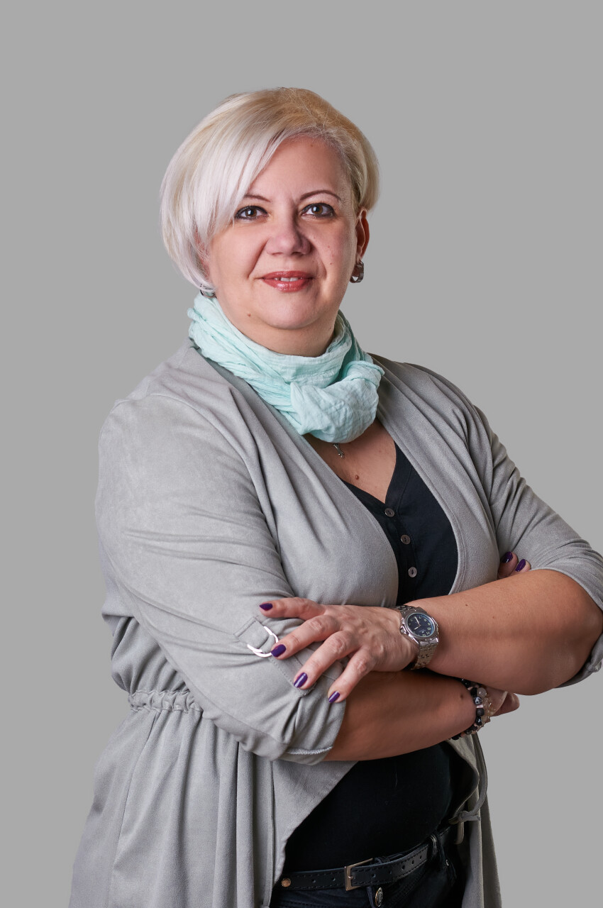 Tóth Éva - ingatlan.com