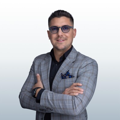 Novák Mátyás - ingatlan.com